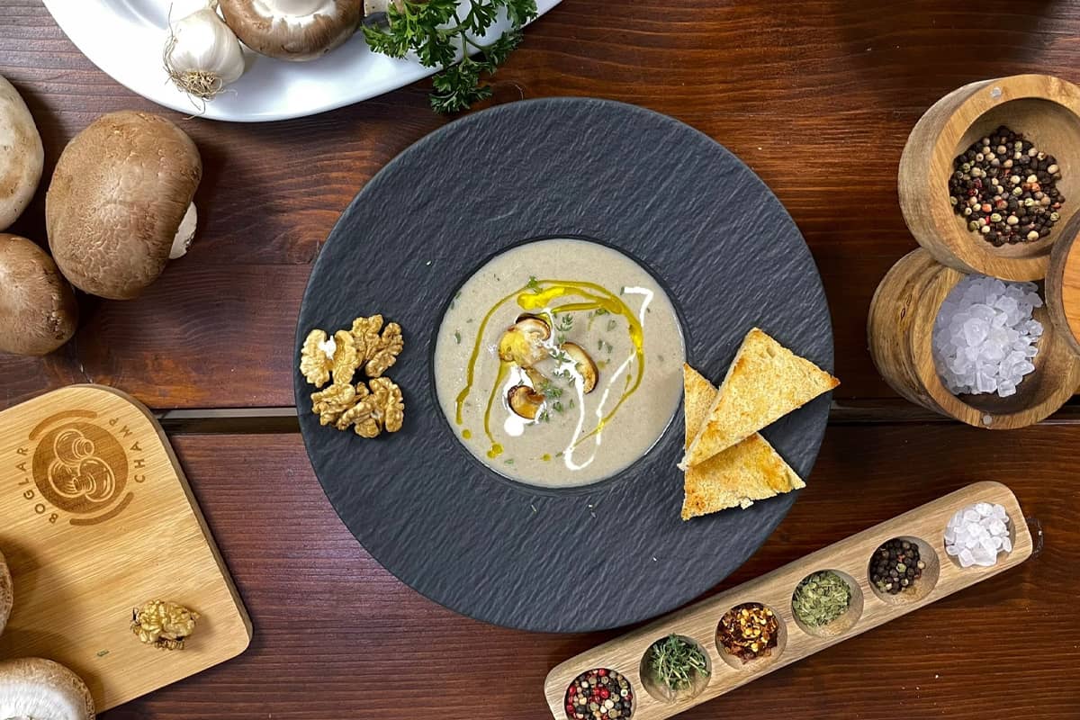 Supă cremă de ciuperci vegană - Boglar Champ